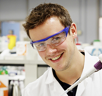 Michael Houghton's Instagram, Twitter & Facebook on IDCrawl